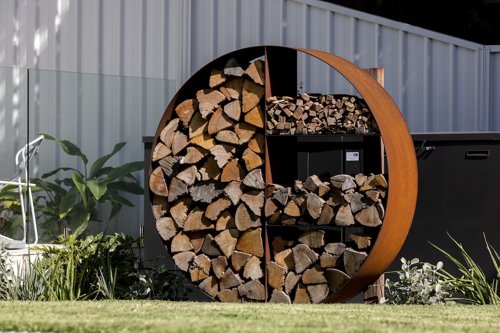 Modern Coastal Backyard Makeover - Jason Reading Landscapes