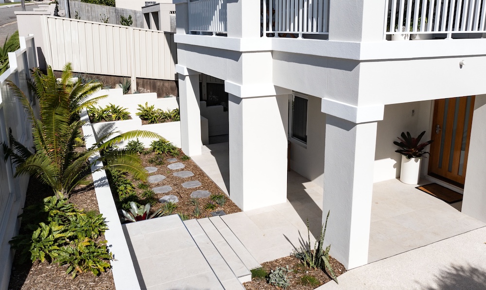 Modern Coastal Backyard Makeover - Jason Reading Landscapes