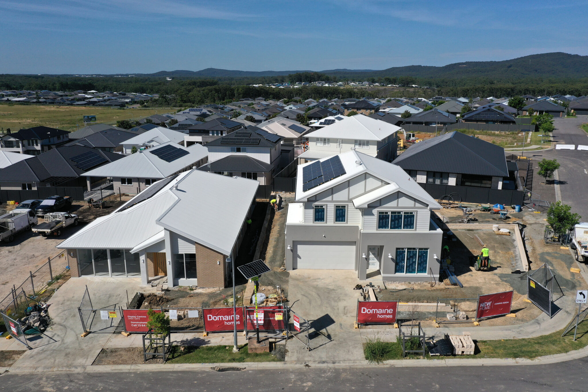 Award Winning Display Home Landscape at Cooranbong - Jason Reading ...